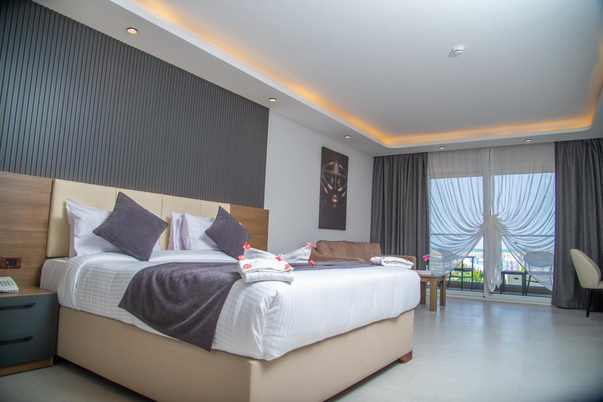 REWAYA MAJESTIC RESORT, HURGHADA