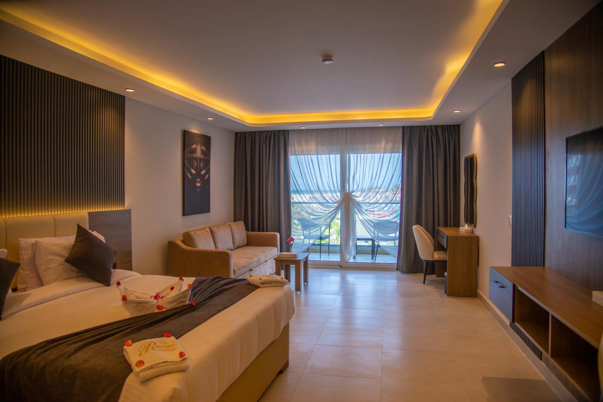 REWAYA MAJESTIC RESORT, HURGHADA