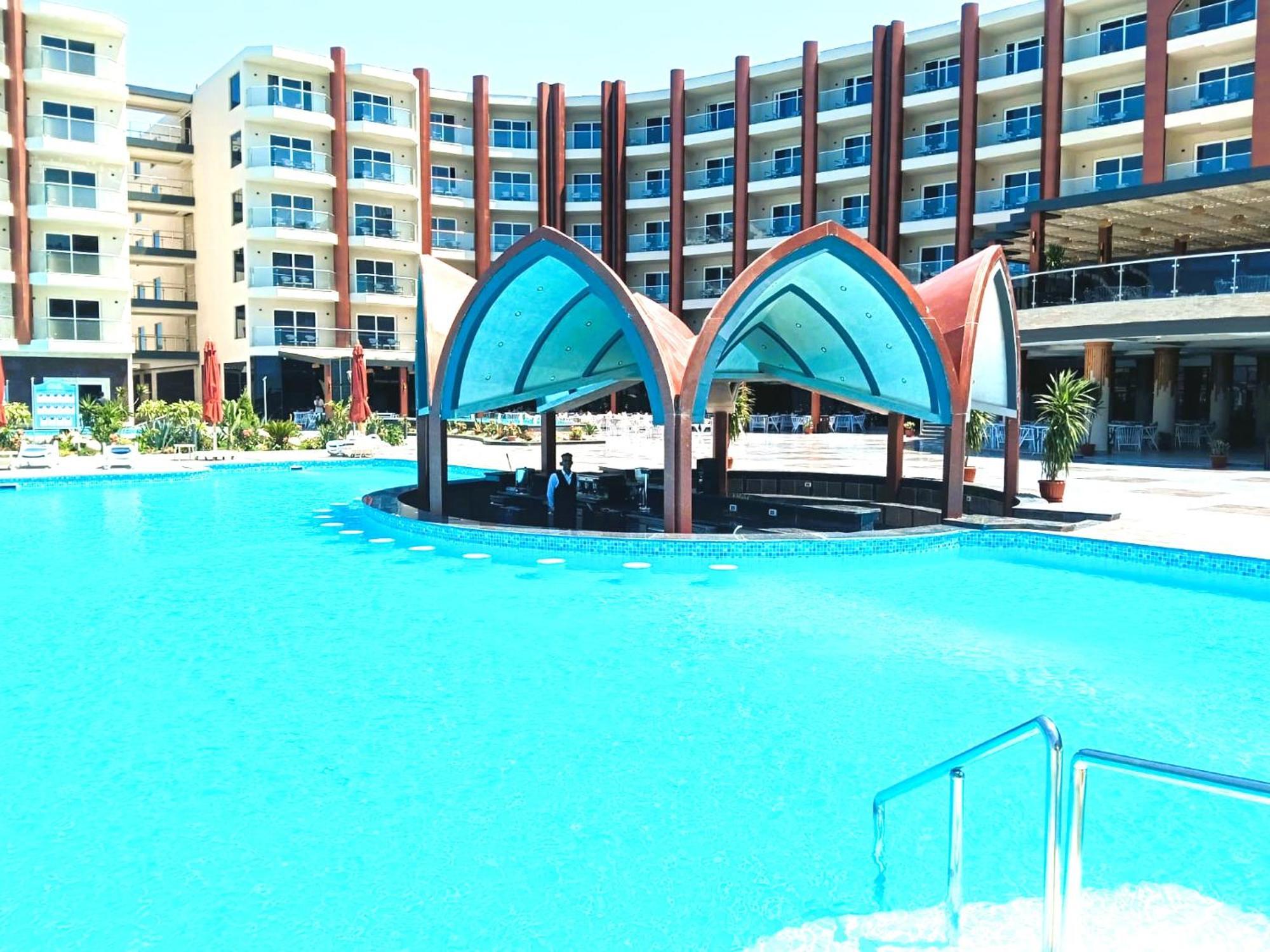 REWAYA MAJESTIC RESORT, HURGHADA